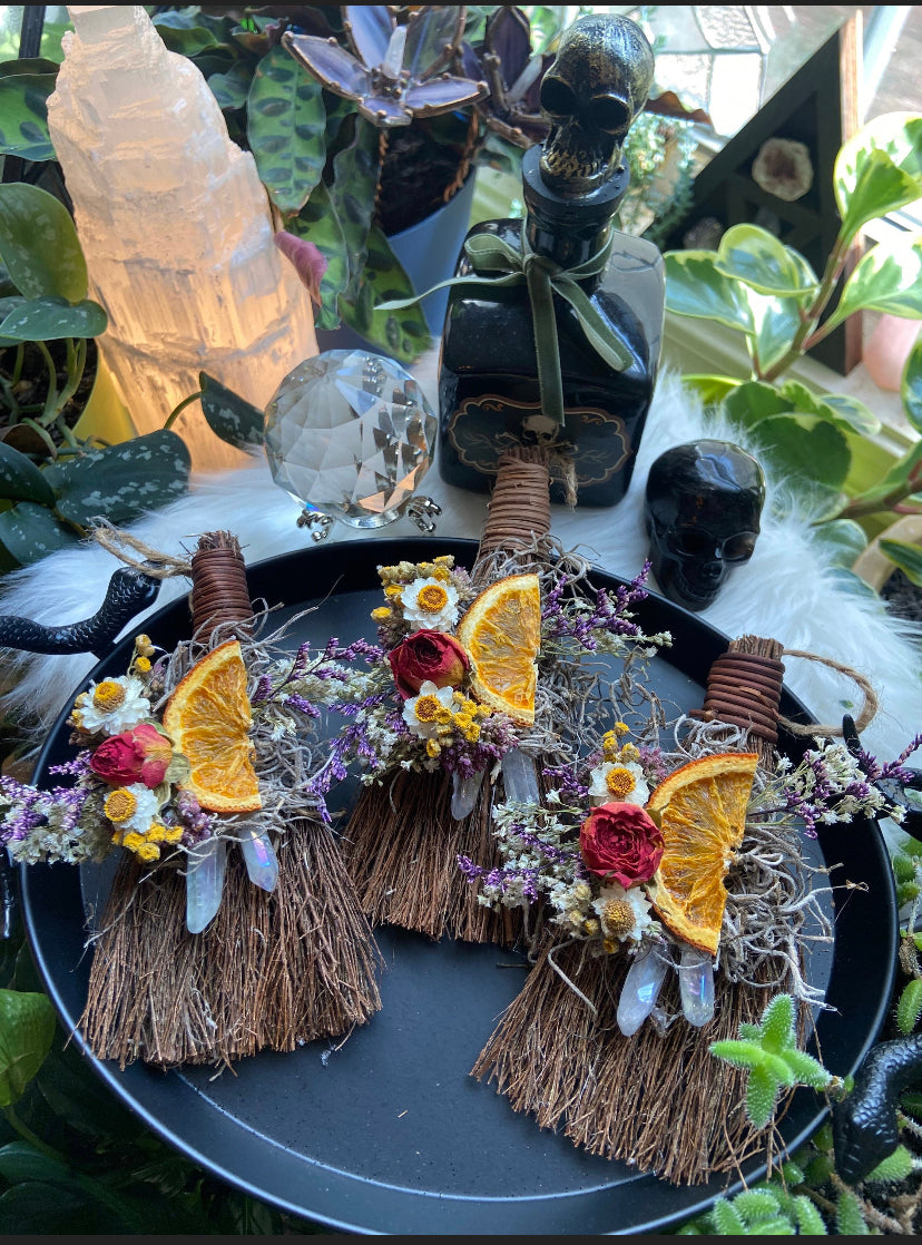 Cinnamon Scented Mini Besoms – MoonMagicGems